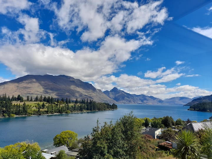 The Rock Bach -Private House With Amazing Views - Lake Hayes