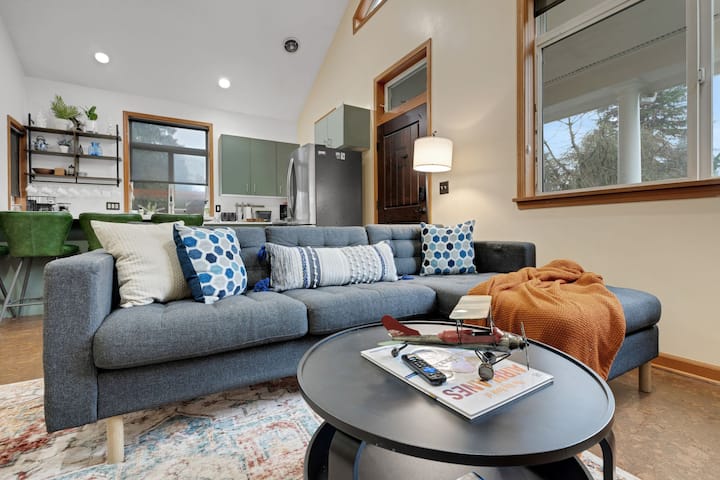 Jet City Lodge - A Quiet Retreat W/sauna, Foosball - Seattle, WA