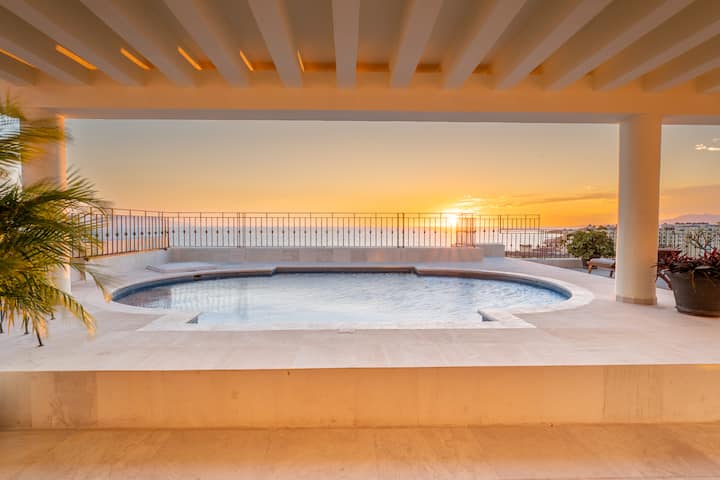 Beach Front Ph W/private Pool In La Marina - Puerto Vallarta