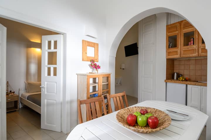 On An Island A-ground Floor Apt Fira - Santorini