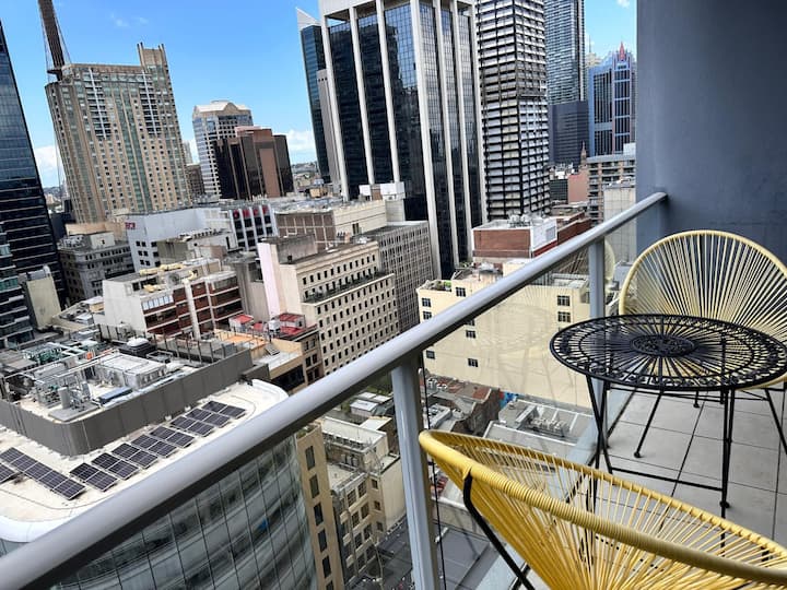3 Bedroom City View Penthouse Near Darling Harbour - Sydney