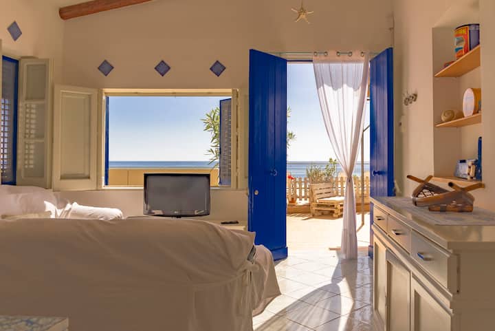 House Scirocco- Pool And Direct Beach Access - Santa Flavia