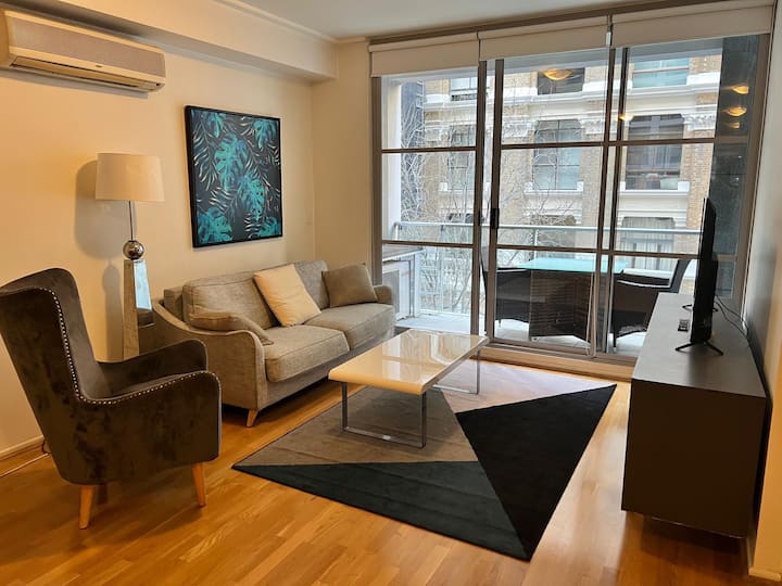 Sydney's Darling Harbour 1 Bedroom Apartment - Sydney