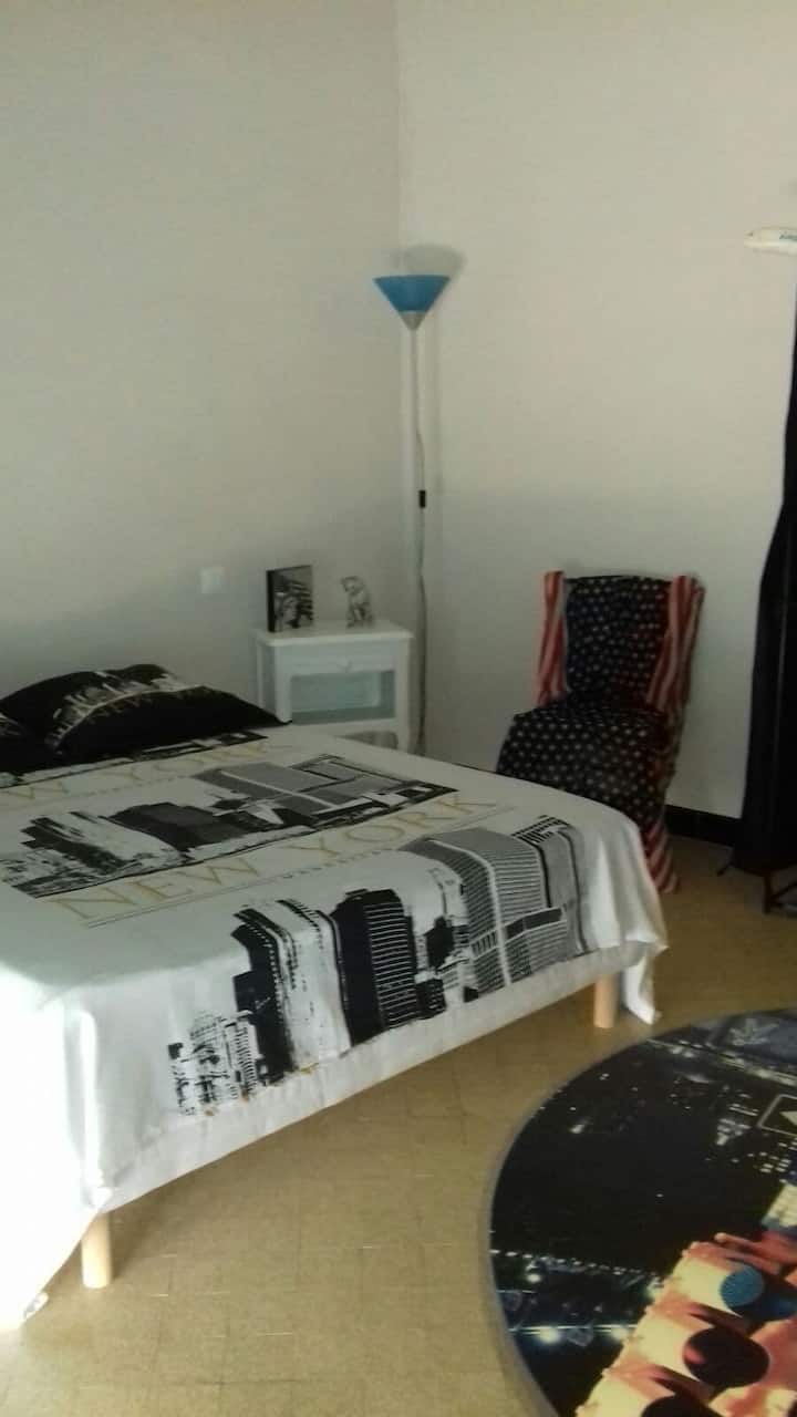 Chambre Nyc à Louer - Ille-sur-Têt