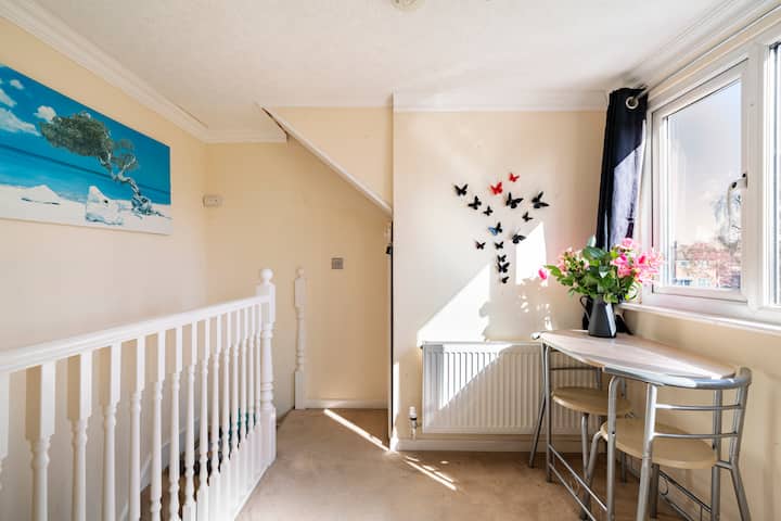 Refuge Douillet En Mezzanine+salle De Bain Attenan - Edgware