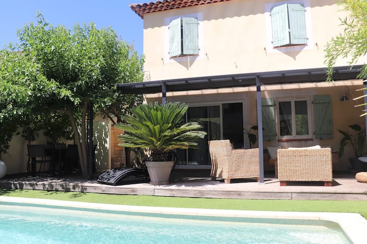 Villa 140 M2. Piscine Privative - 8 Pers-clim-wifi - La Crau