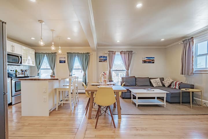 Cozy, Central 2 Bd Apt, Parking - Portland, ME