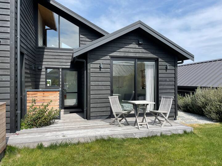 Top 10 Airbnb Vacation Rentals In Jacks Point, New Zealand | Trip101