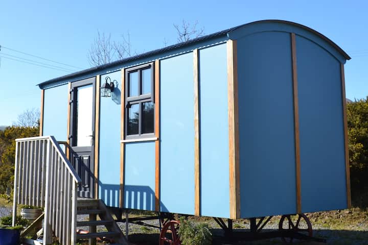 Dingle Way Glamping, Shepherds Hut - Dingle Peninsula