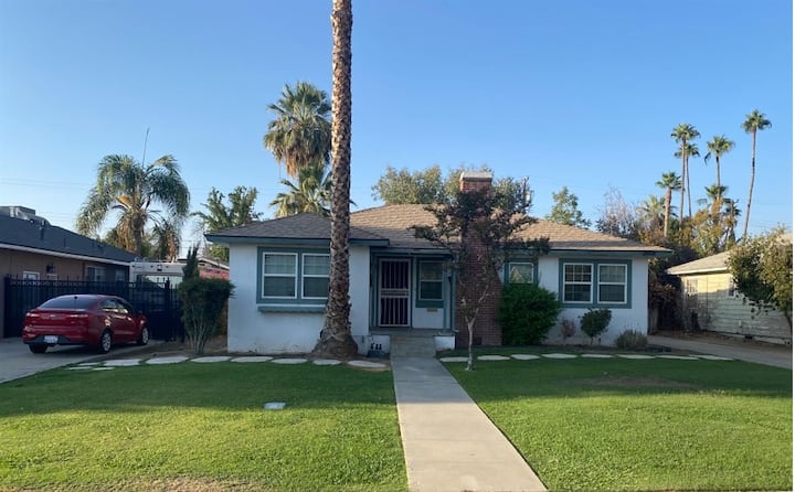 Quiet, Private 3-bedroom Home, Pool, Gated, Garage - Bakersfield, CA