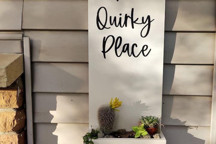 Quirky Studio In Omaha - Omaha, NE