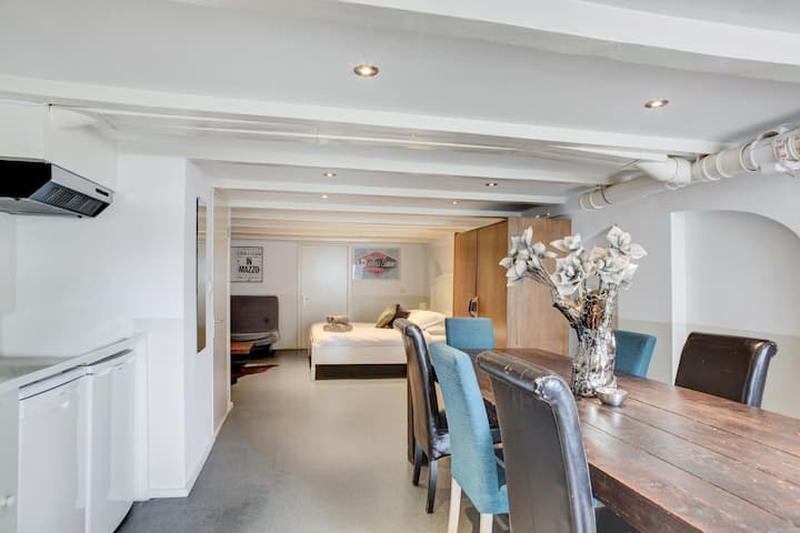 Studio Mazzo, Canal Apartment - Amsterdam