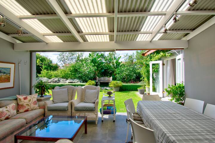 Honeysuckle House- Whale Rock Gardens - Plettenberg Bay