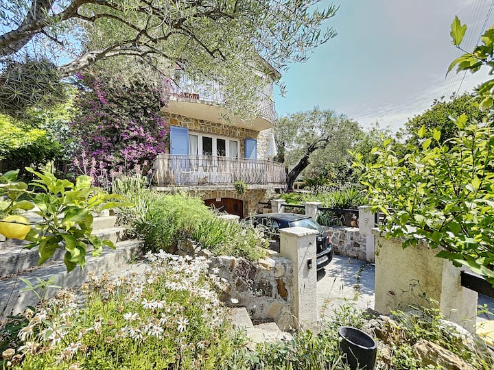 Haut De Villa Quartier Résidentiel Jardin Privée - Antibes