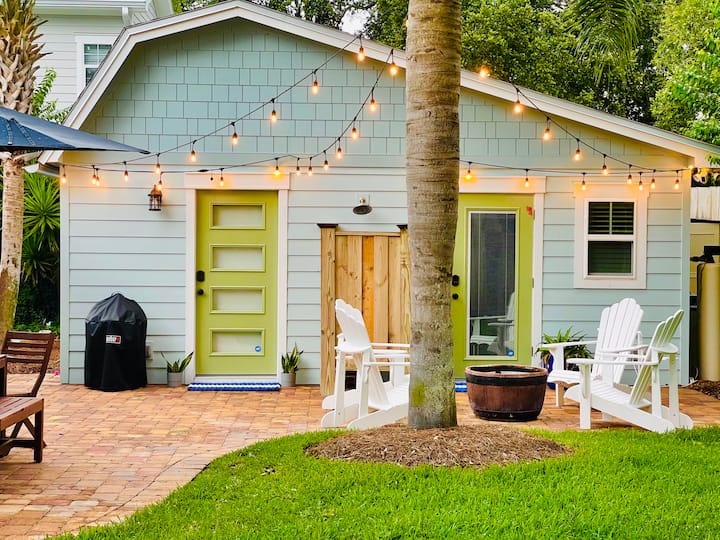 Cute Jacksonville Crepe Myrtle Cottage Craftsman - Jacksonville, FL