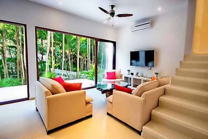 Privet Beach Access Villa Beso - Akumal
