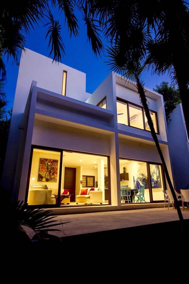 Privet Beach Access Villa Beso - Akumal
