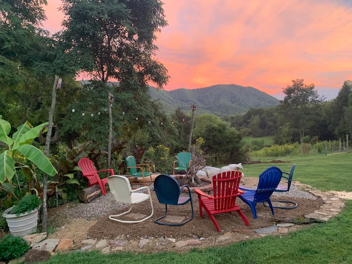 Wandering Goat Lodge - Farm Escape 5 Miles From Vt - Virginia