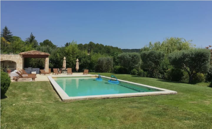 Piscine-billard-babyfoot-pétanque-wifi - 3ch-3sdb - Aix-en-Provence