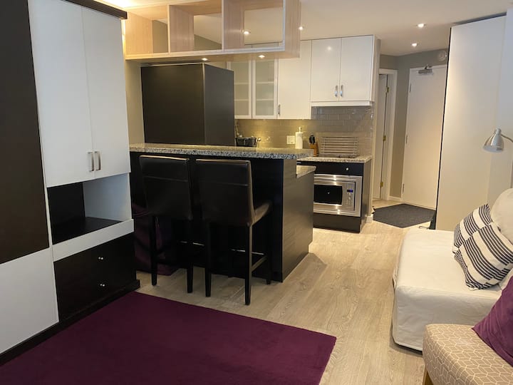 Quiet Creekside Hideaway - Whistler