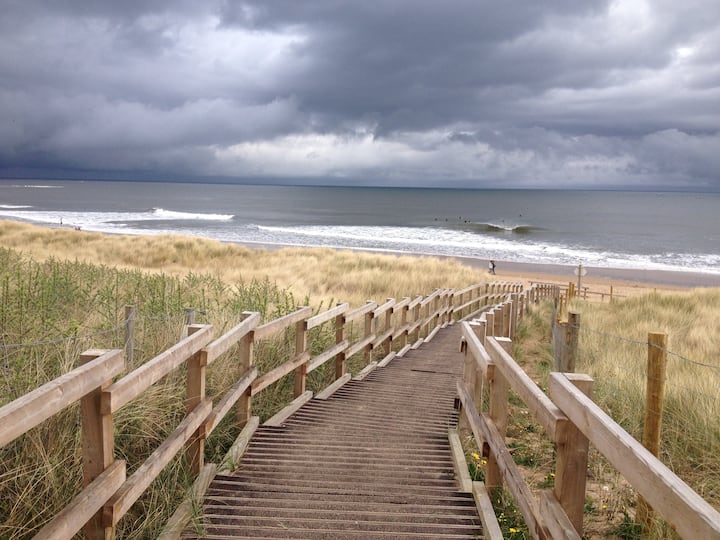 Sunny, Warm Room, Private Bathroom And Lounge. - Tynemouth