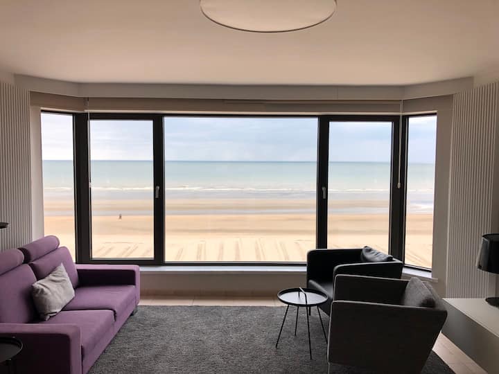 Prachtige Studio Met Frontaal Zeezicht ! Top ! - De Panne