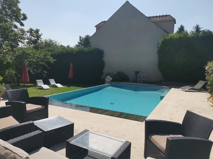 à 25 Mm Paris, Maison Avec Piscine Privée Chauffée - Châteauform' La Forteresse de Mello