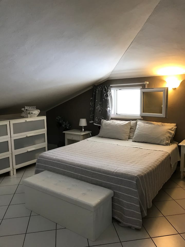 Cervia, Stanza Ampia In Mansarda A Casa Mia - Cervia