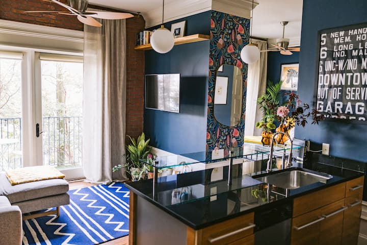 Chic Downtown Studio: A Hideaway Oasis - Wilmington, NC