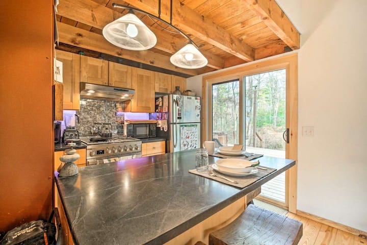 Woodstock Sanctuary | Spa, Sauna & Walk To Town - Woodstock, NY