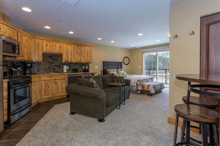 Penthouse Studio Mountain Views; Near Silver - Idaho (State)