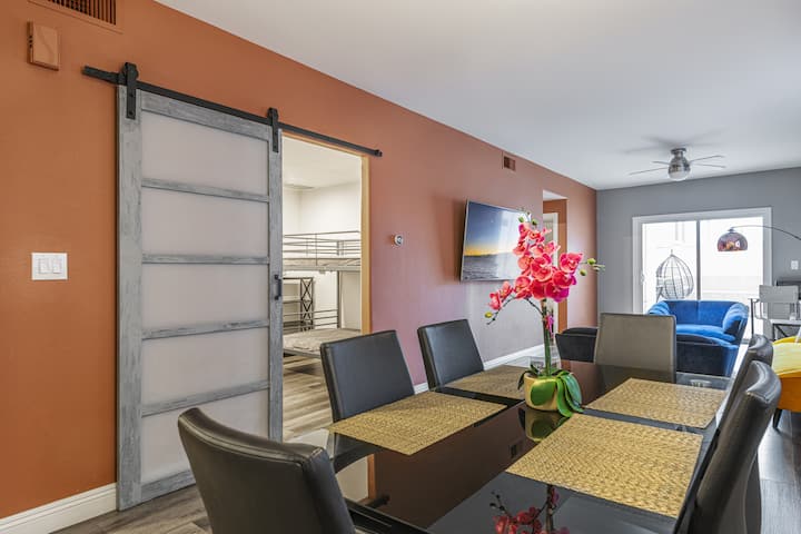 Stunning 2bd/1ba In Downtown Alhambra Main St! - San Gabriel, CA