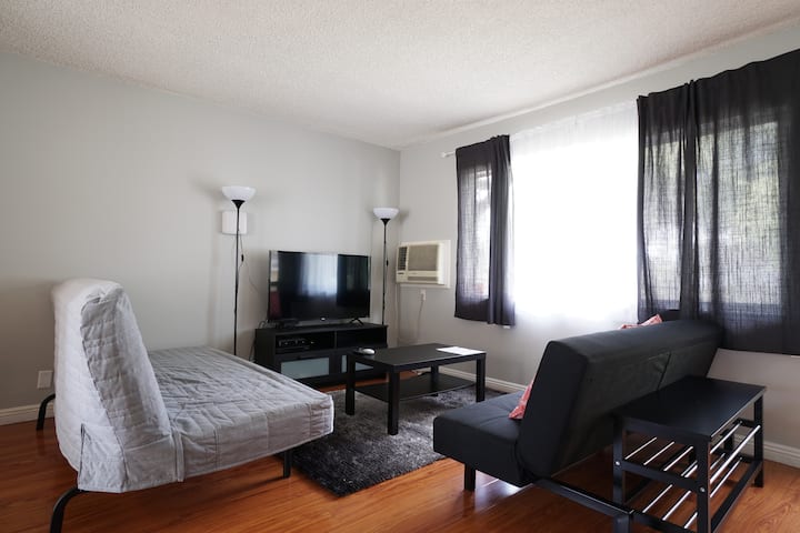 2 Rooms, King, 2 Queen, Futons, Parking, Train - Pasadena, CA