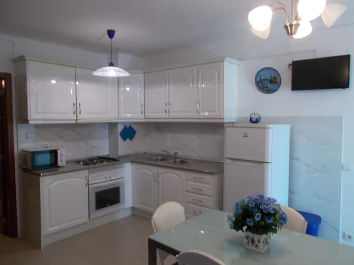 Apartamento T0 No Centro Histórico De Albufeira - Albufeira