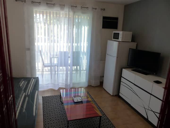 Jolie Studio à 200 M De La Mer Avec Wifi (Réf 203) - Fréjus