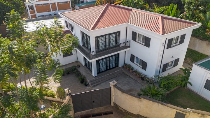 Ailleurs Mais L'impression D’être Chez Soi. - Antananarivo