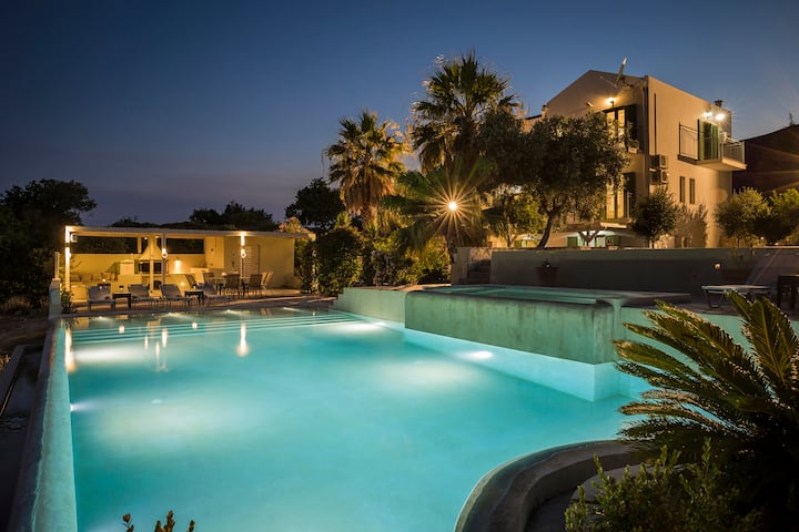 Villa Aspro, Luxury Villa With Spectacular Views - Kefalonia