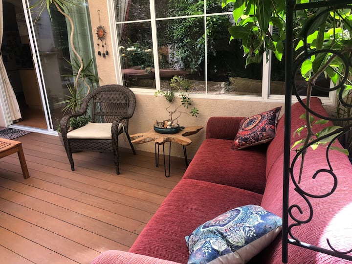 Peaceful, Artisan Home With Pool Near Beach - Ventura, CA