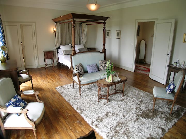 Château Du Bourbet ~ Family Suite - Mareuil