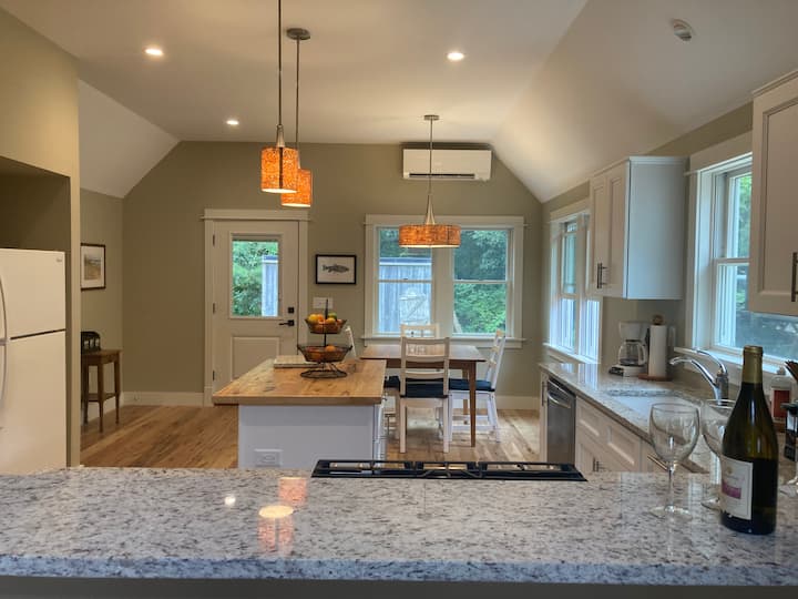 Martha's Vineyard House Near Lagoon Pond Beach - 瑪莎葡萄園島