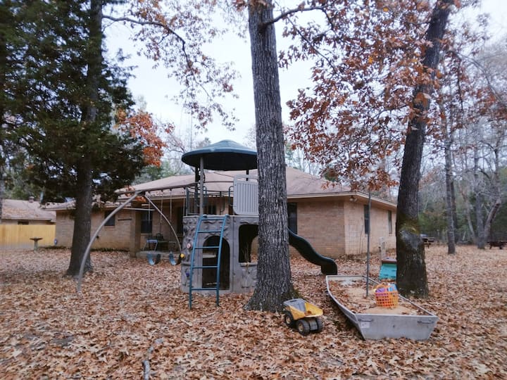 Farmhouse W/pond, Nature Trails & Farm Experience - タイラー, TX