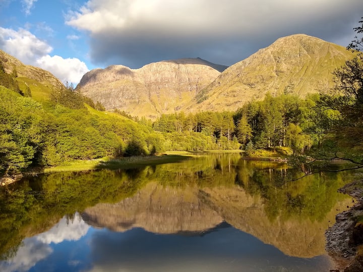 Picturesque Riverside Cottage - Glencoe