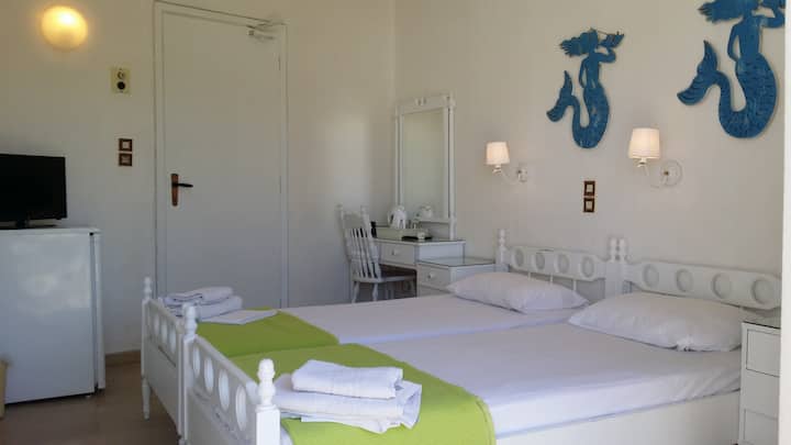 Twin Room - Эгина