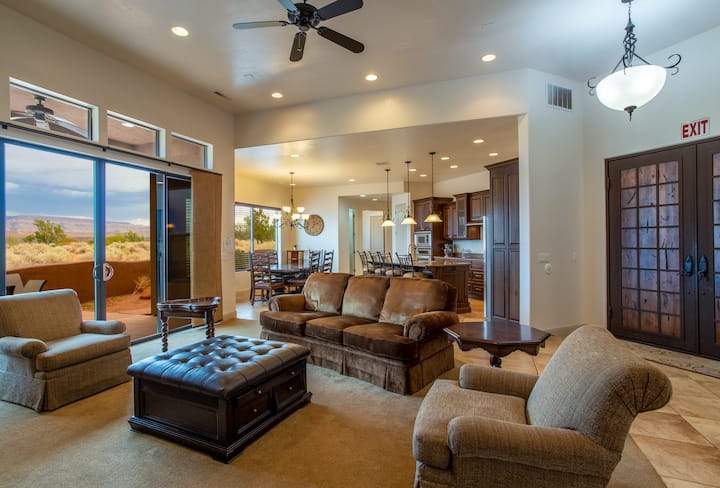 Courtyard: Golf + Resort Access + Sand Dunes - Hurricane, UT