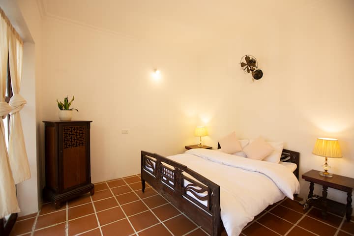 Private Room For Group Of Friends Or Family - Vietnam