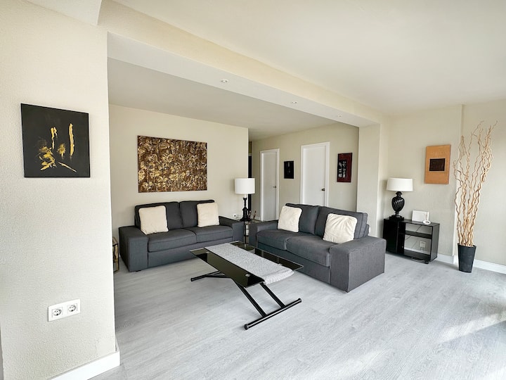 Piso Cómodo, Amplio, Vistas A Las Playas, Wifi - Benidorm