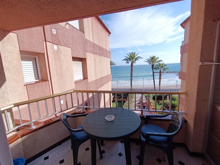Apartamento En 1ª Línea De Playa (Con Wifi) - Vilanova i la Geltrú