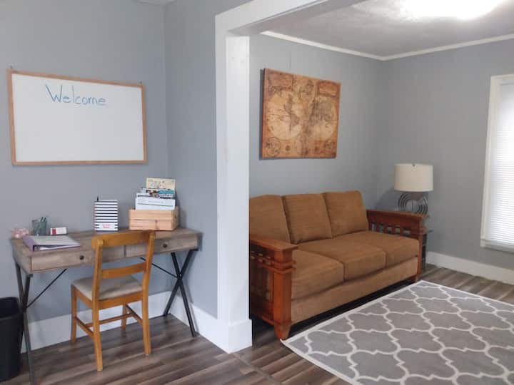 Cute & Cozy Blue House - Cayuga Lake, NY