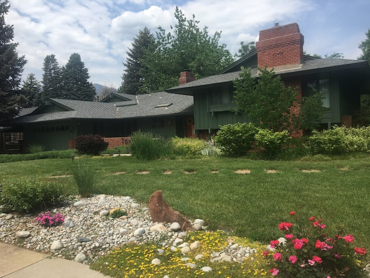 Entire Large Four Bedroom Executive Home - Boulder, CO