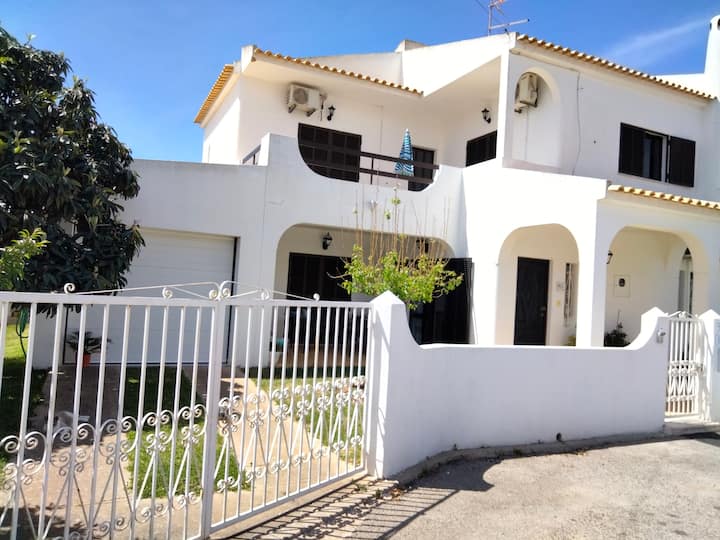 Casa Algarvia - Sunny Villa In Albufeira - Albufeira